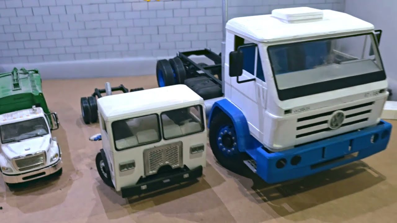 My First 1:12 Scale Truck in Details and Size Comparision - YouTube