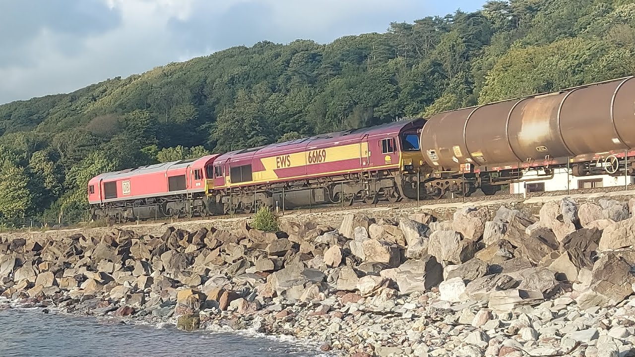 A Stunning View of 66130+66169 working 6B33 Theale Puma to Robeston ...