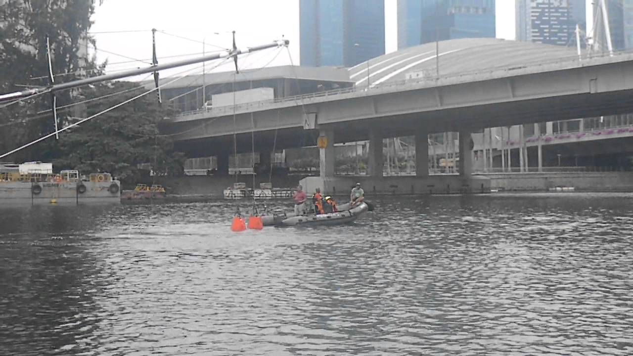 How do you get a 40 Meter SuperMaxi under a 9 Meter Bridge - YouTube