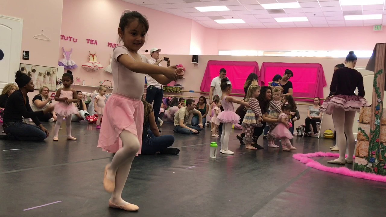 Dancing like a start Ballet class - YouTube