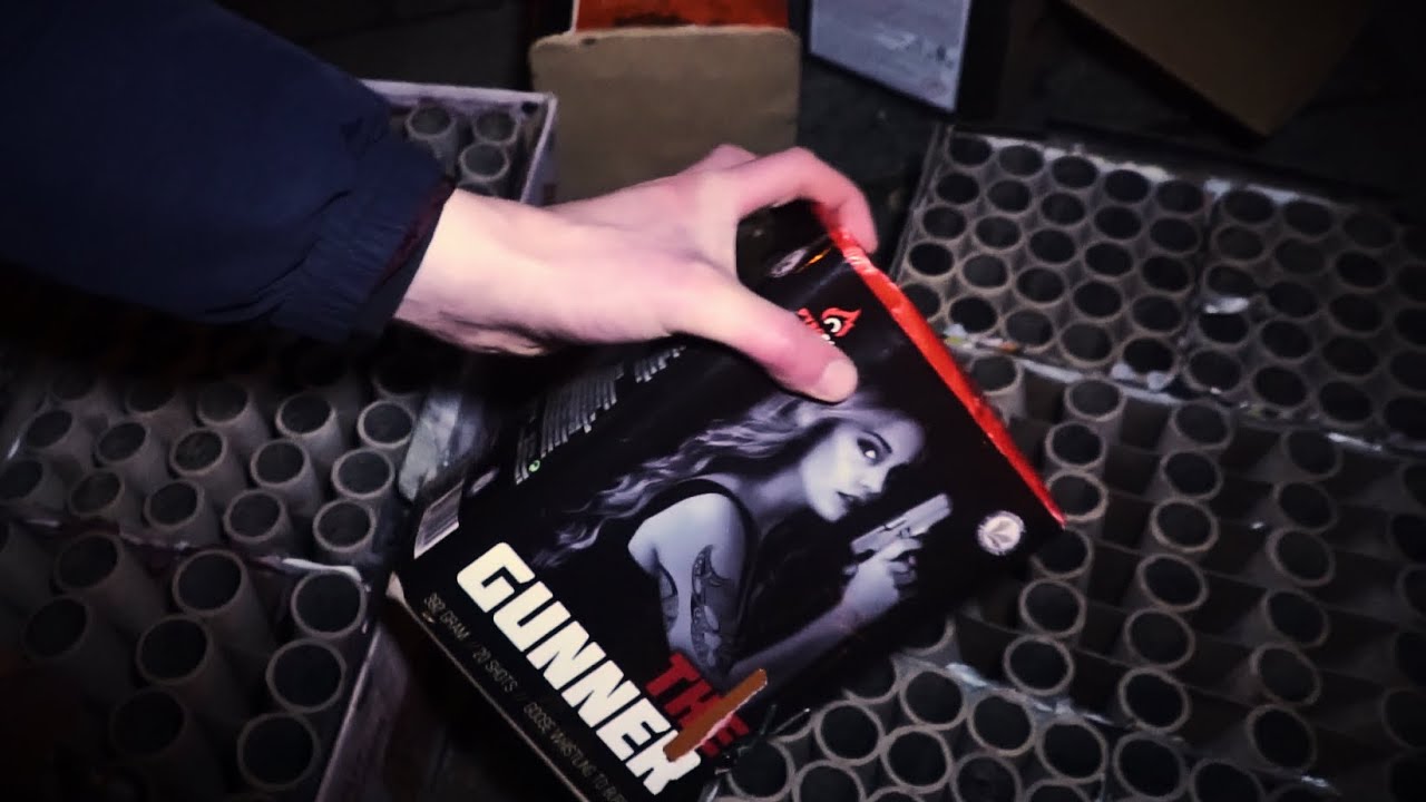 Lesli The Gunner 20 Shots Straatfilm | Oud & Nieuw 22/23 Vuurwerk - YouTube