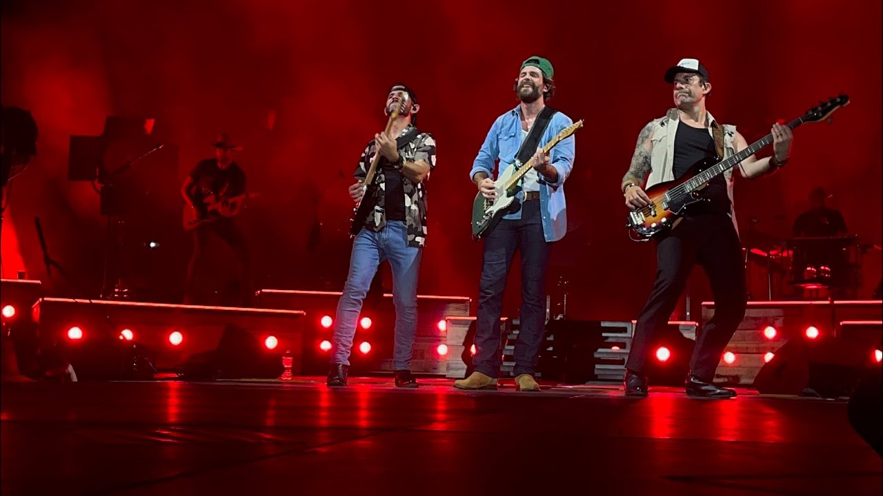 Thomas Rhett - Half of Me. Better in Boots Tour Orange Beach, AL June ...