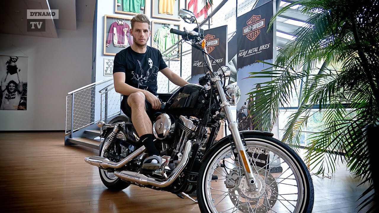 Mit Justin Eilers auf der Harley Davidson - YouTube