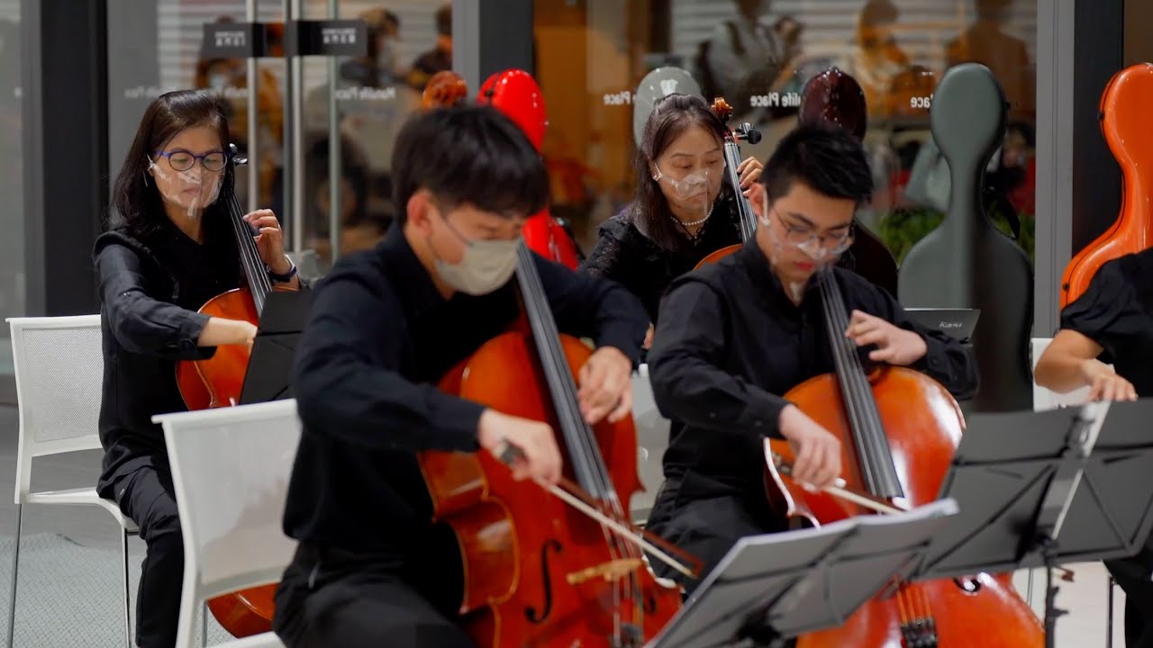 Shostakovich: Waltz No.2 (from "Suite for Variety Orchestra") - YouTube