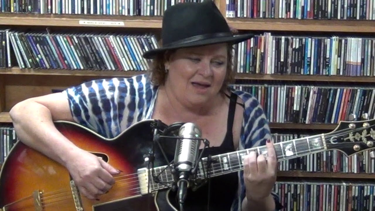 Rachelle Coba - Blink- WLRN Folk Music Radio - YouTube