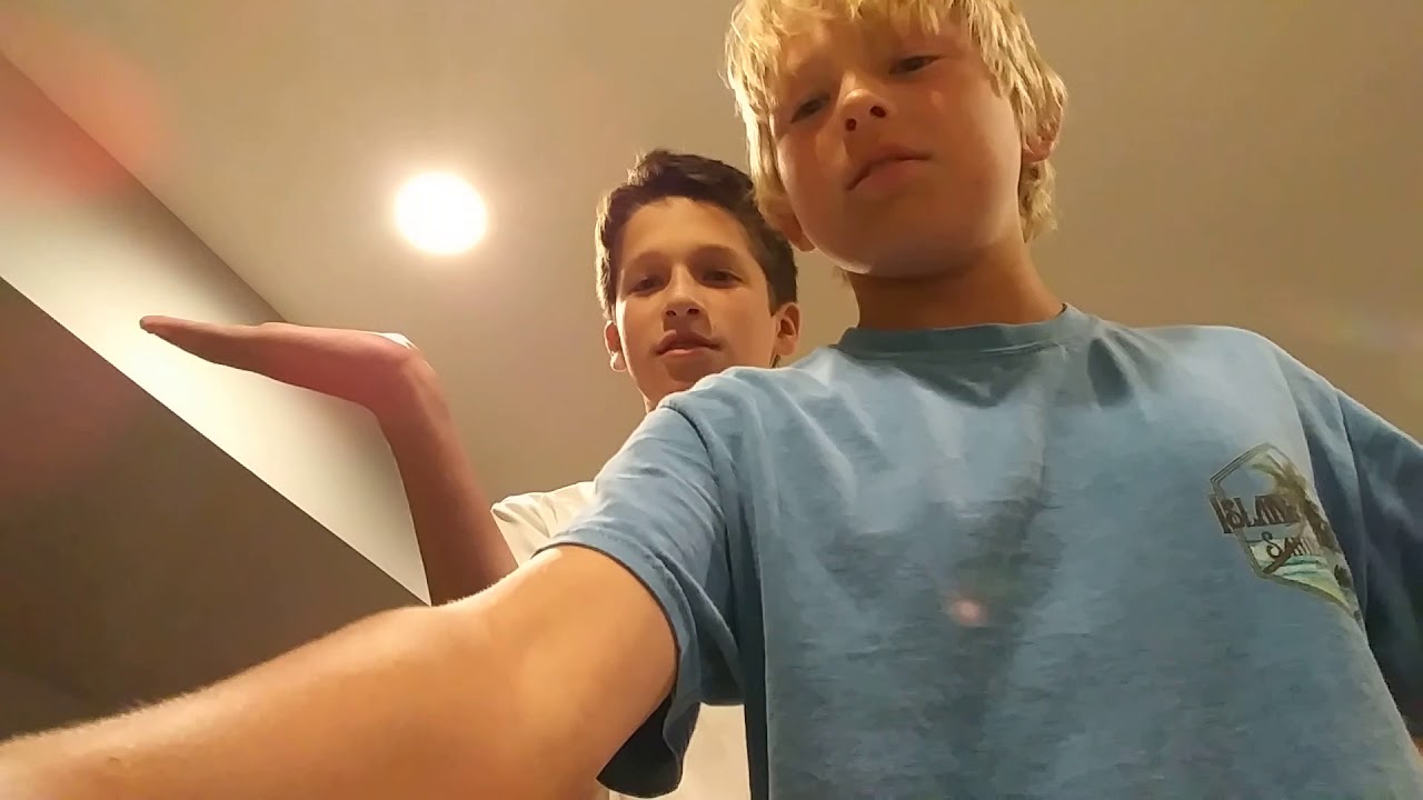 Dank kool kid beats up little man - YouTube