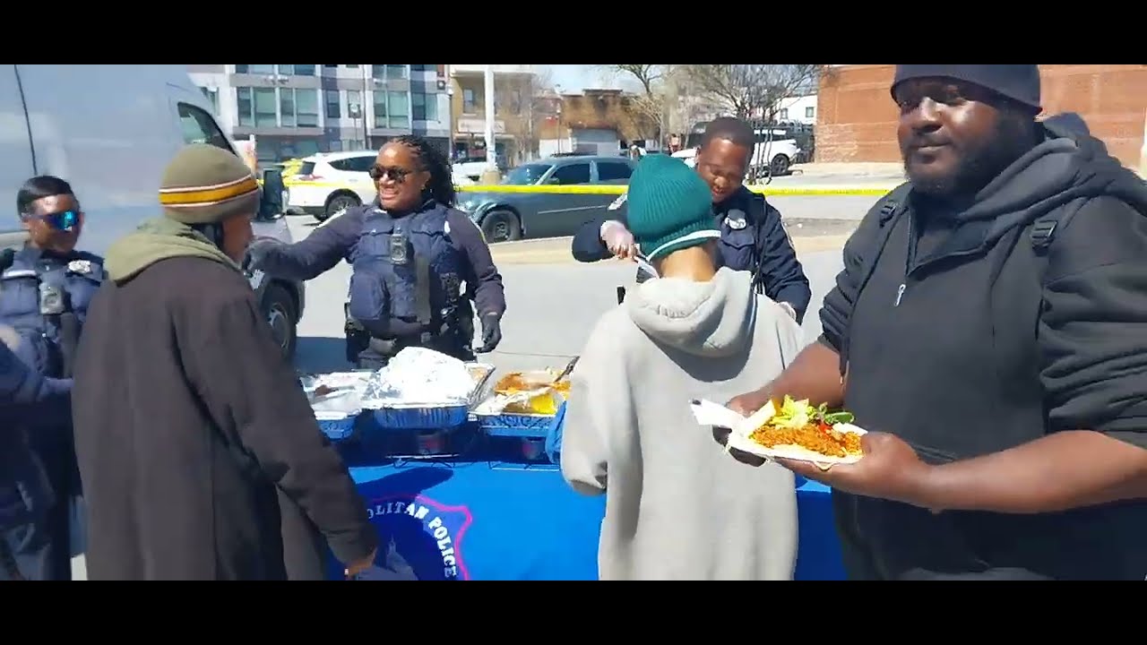 DC Police 🚔 offers Lunch Buffet for the DC Community lunch time ...
