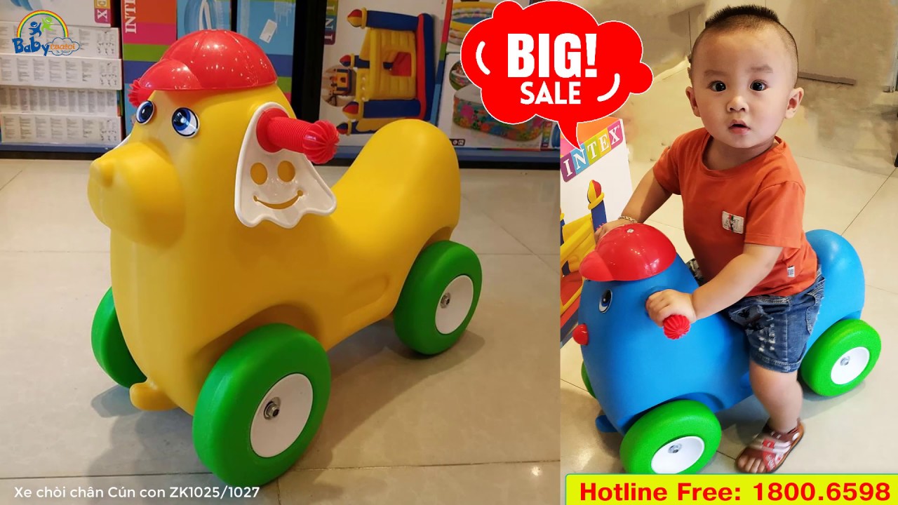 Cu cậu thích thú khi được bố mua cho chiếc xe chòi chân Cún Con - YouTube
