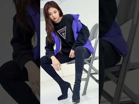 Blackpink vs Jisoo sitting on chair#Blackpink#Lisa#Jennie#Jisoo#Rosé# ...