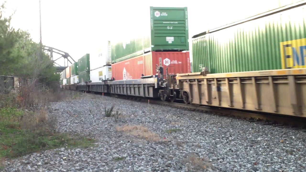 Late Evening Norfolk Southern Intermodal Train Bethlehem PA - YouTube