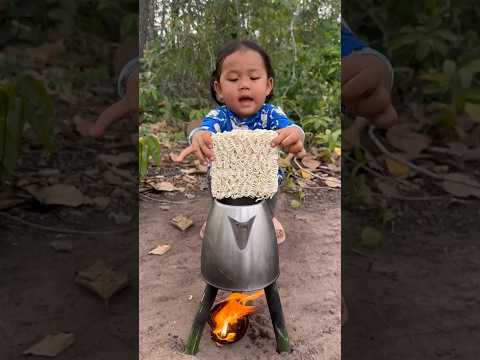 Survival Skills- Single mom show SMART ideas and USEFUL with noodles in forest #camping #bushcraft