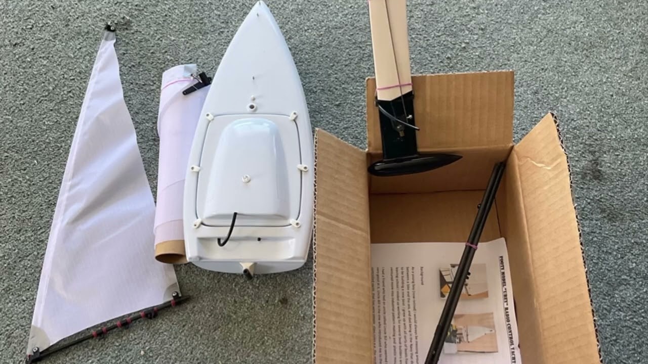 Footy Class Radio Control Yacht - YouTube