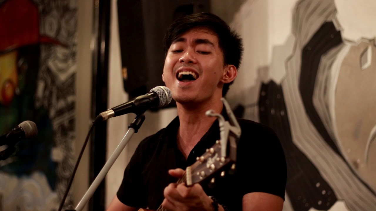 Missing You Here - Sean Oliver (Unplugged at Jess & Pat's) - YouTube