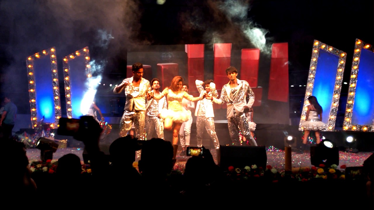 Shweta Priyadarshini and Iconic Josh Dance Crew performing at Talkatora ...