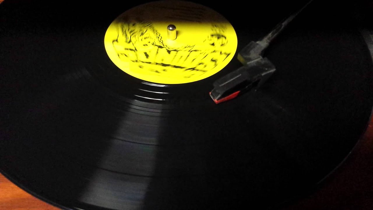Ghostly sounds Halloween record The Mad Harpist - YouTube