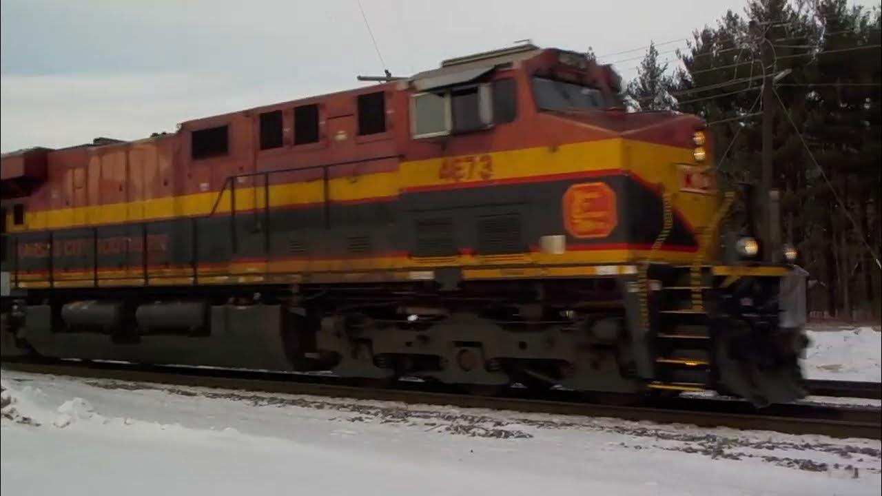 KCSM 4673 w/"Earthworm" loaded grain on BNSF 1/28/23 - YouTube