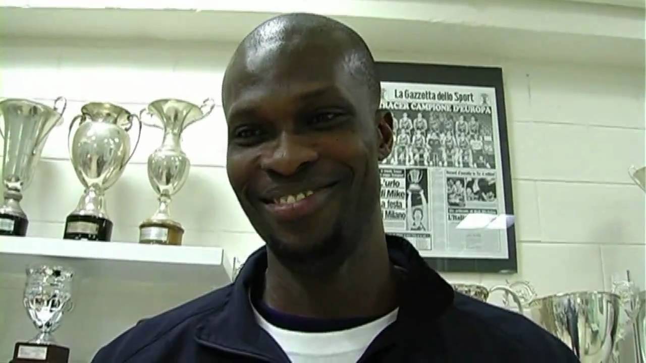 Aj: presentato Benjamin Eze - YouTube