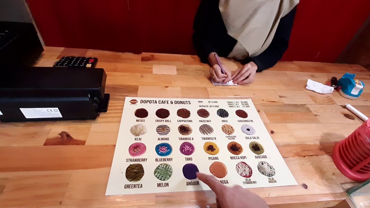 Order donat di cafe donat dopota bondowoso - YouTube