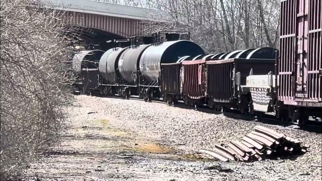 Ns 171 coming through enon Ohio AC44C6M ns 4477 leading trailing 2nd ns 4101 dpu ns 8076 - YouTube