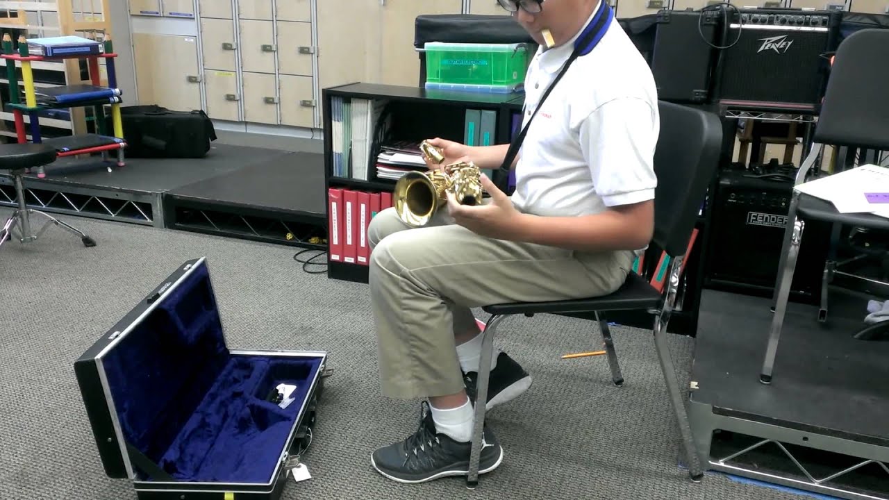 How to Assemble a Saxophone - YouTube