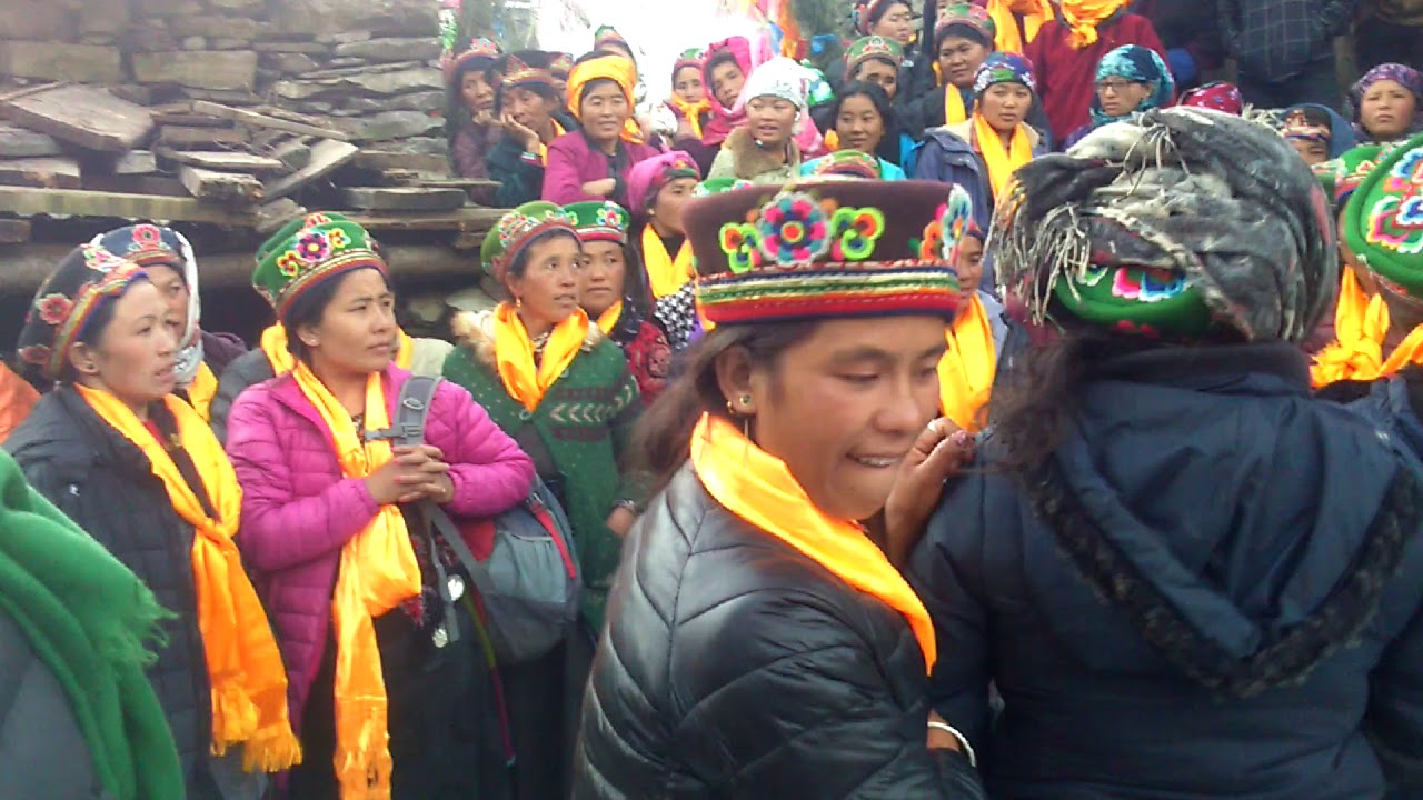 Gatlang गाउँ को बिहेमा - YouTube