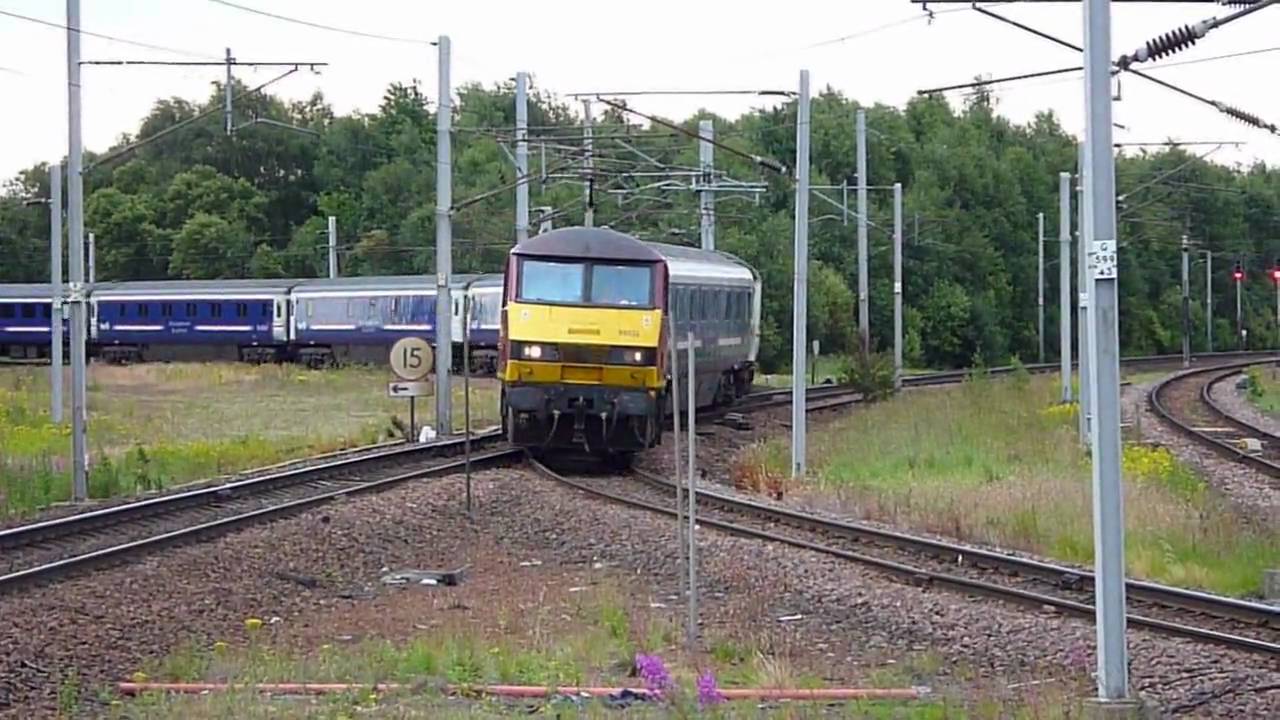 90026 Caledonian Sleeper at Carstairs - YouTube