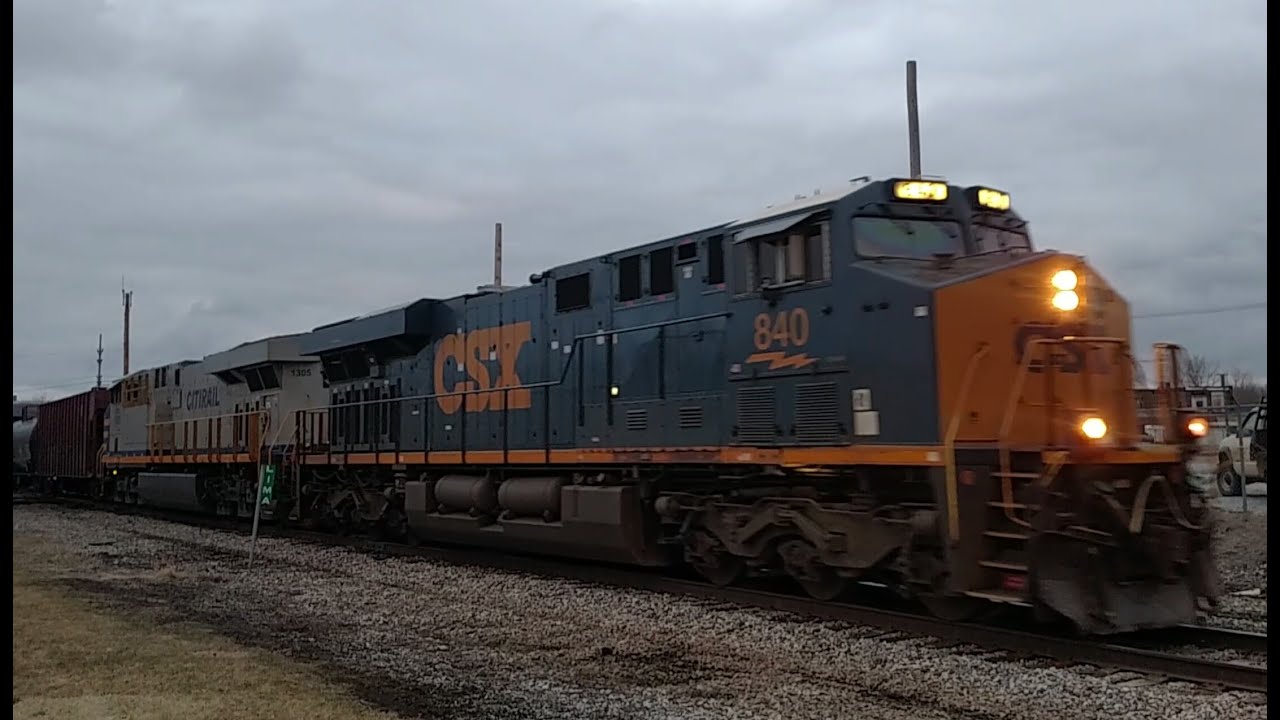 Ns 66Z Oil Train Csx 840 leading on the CF&E Lima Ohio - YouTube