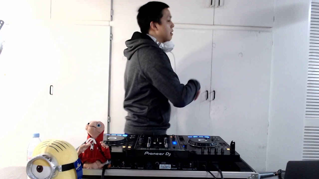 Nick Ledesma Presents In The Moment Live Sessions: April 6, 2020 - YouTube