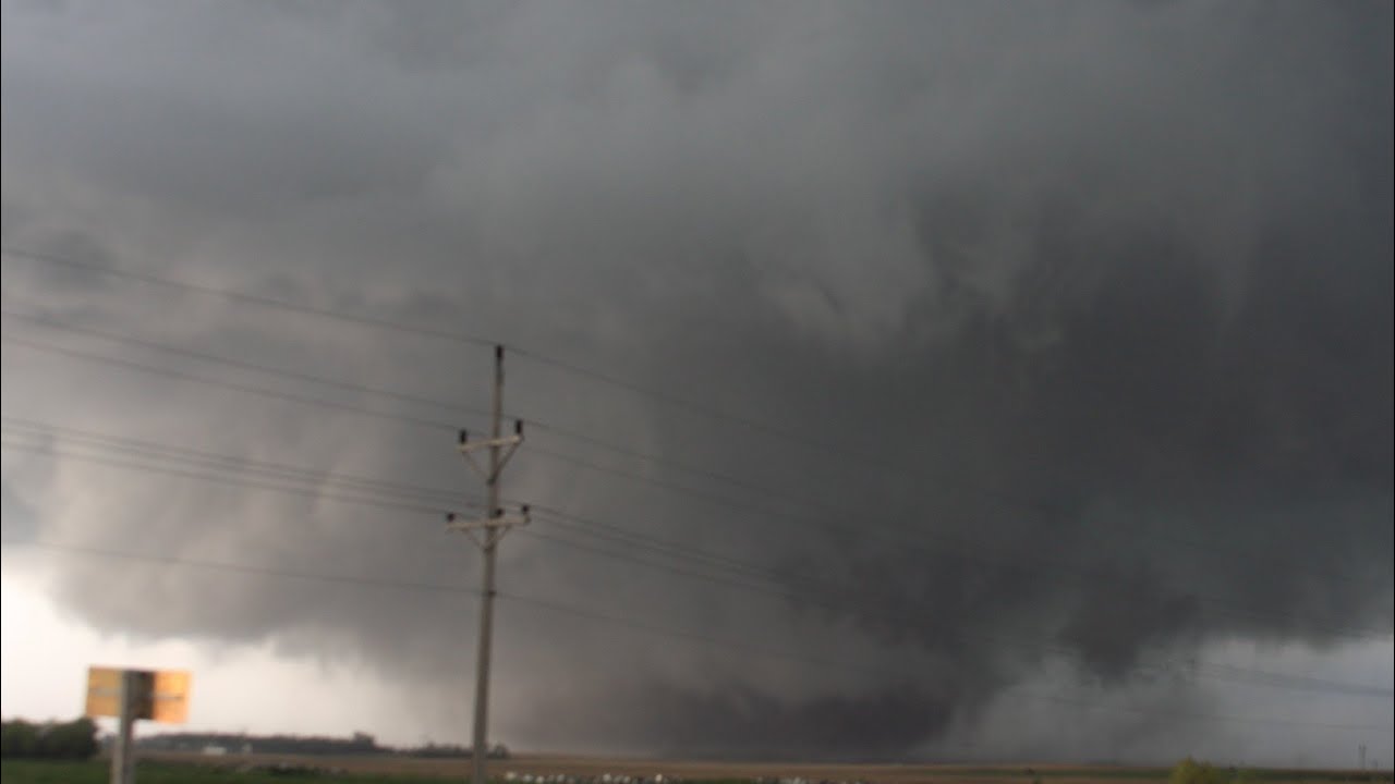 WoodLake, California tornado 1-10-2023 - YouTube