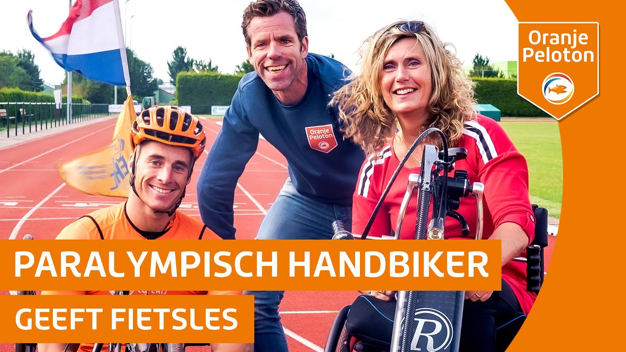 Paralympisch Kampioen Jetze Plat geeft fietsles - YouTube