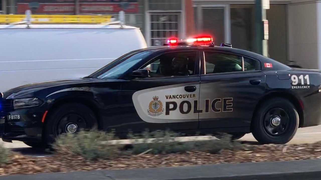 Vancouver Police Dodge Charger responding on Broadway - YouTube