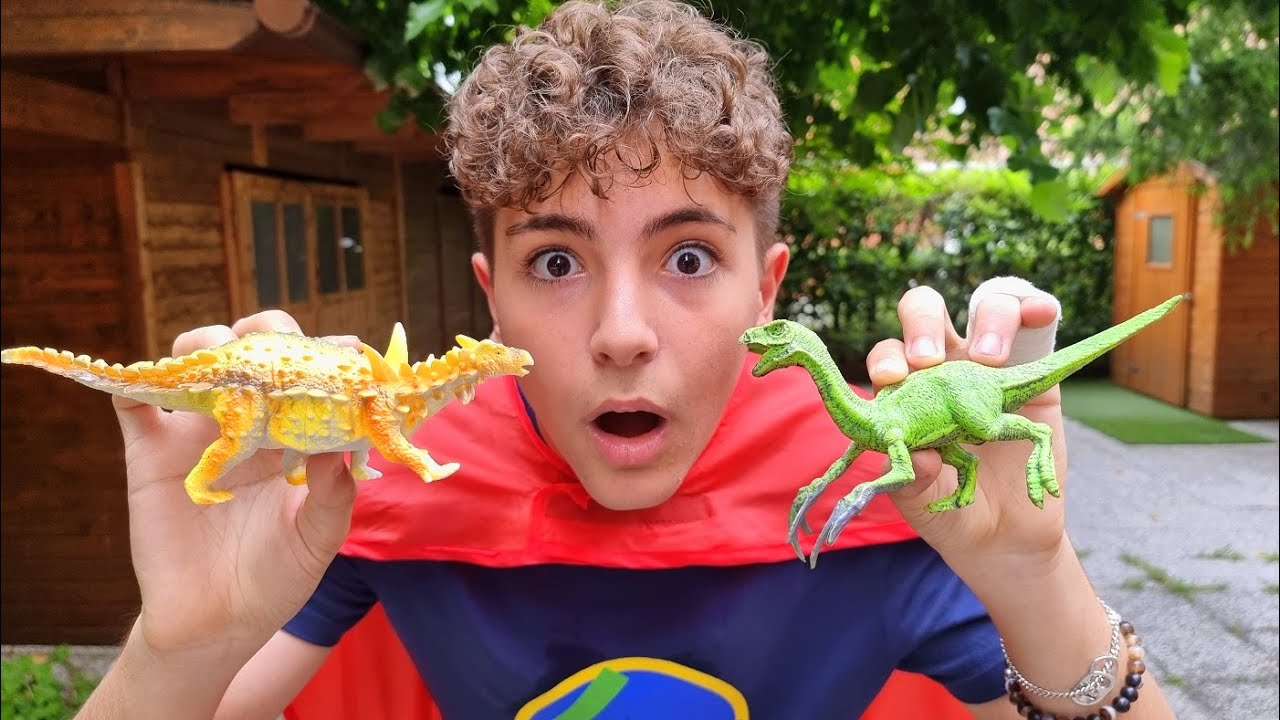 A CACCIA DEI JURASSIC DINOS VS CROCS - Leo Toys - YouTube