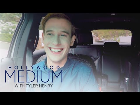 Tyler Henry spielt ein urkomisches Ratespiel mit seiner Mutter | Hollywood Medium mit Tyler Henry...