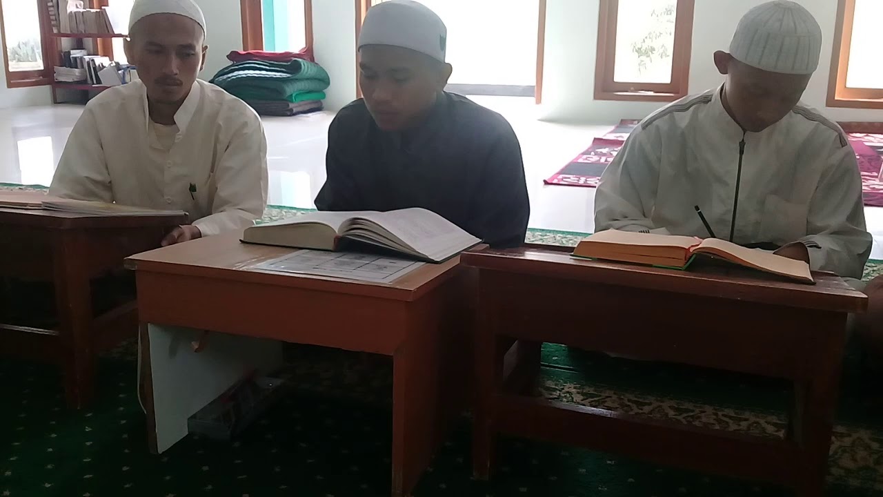 TES SANTRI MEMBACA KITAB KUNING - YouTube