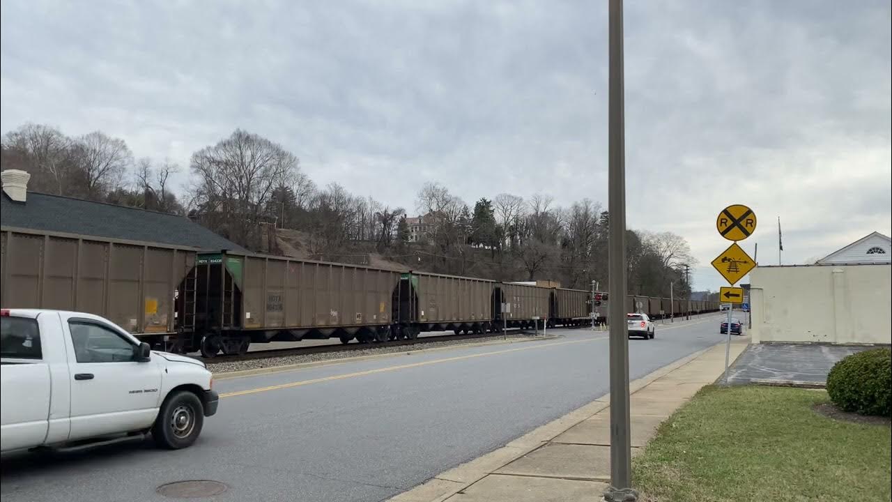 NS 747 w/Ace leading K5LLA Horn action in Bassett,VA - YouTube