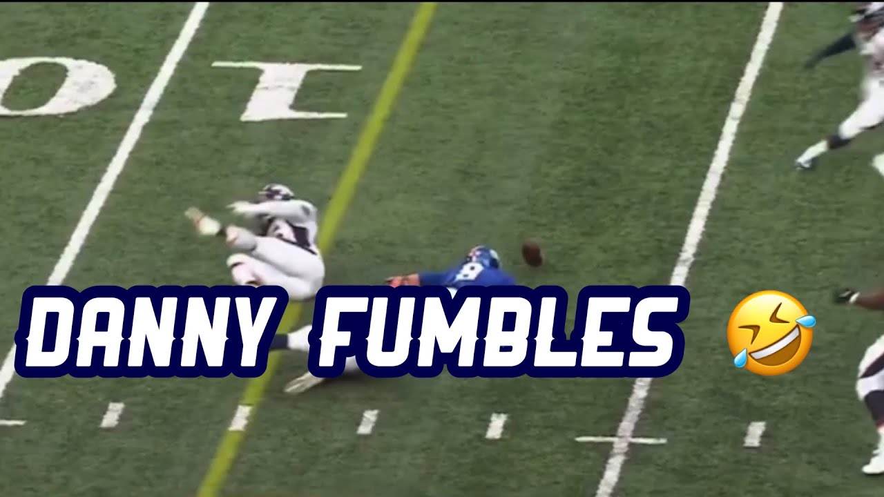 New York Giants Daniel Jones TRASH FUMBLING ALREADY 🤣 - YouTube