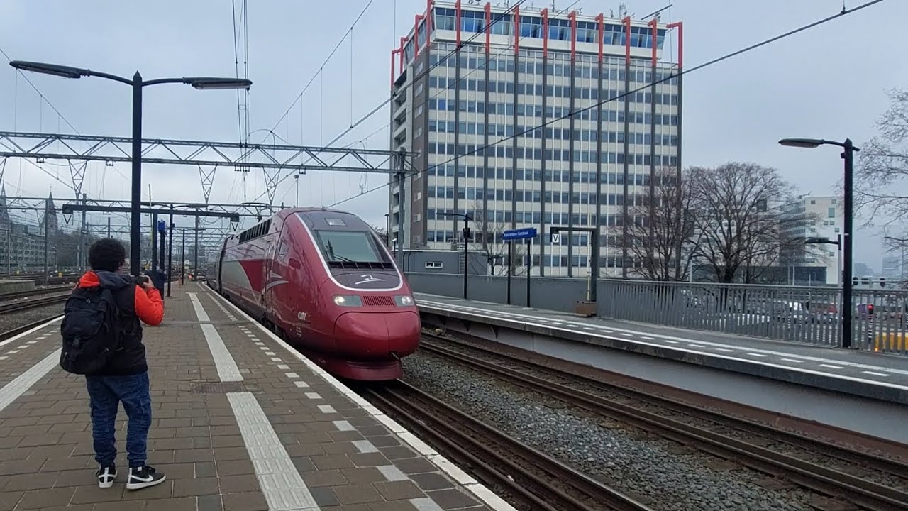 Thalys 4302 "Ruby" komt aan te Amsterdam centraal - YouTube