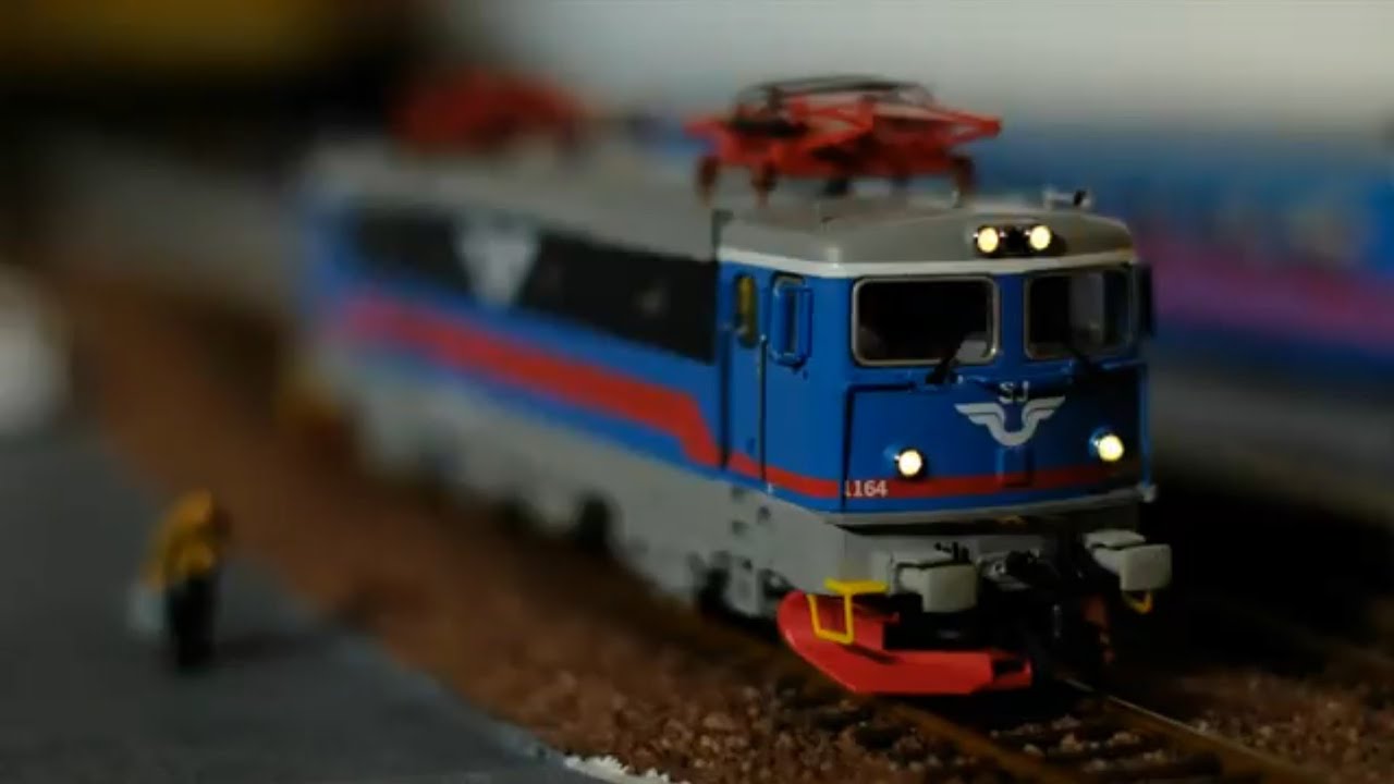 Roco SJ Rc4 1164 reprogrammed lights - YouTube