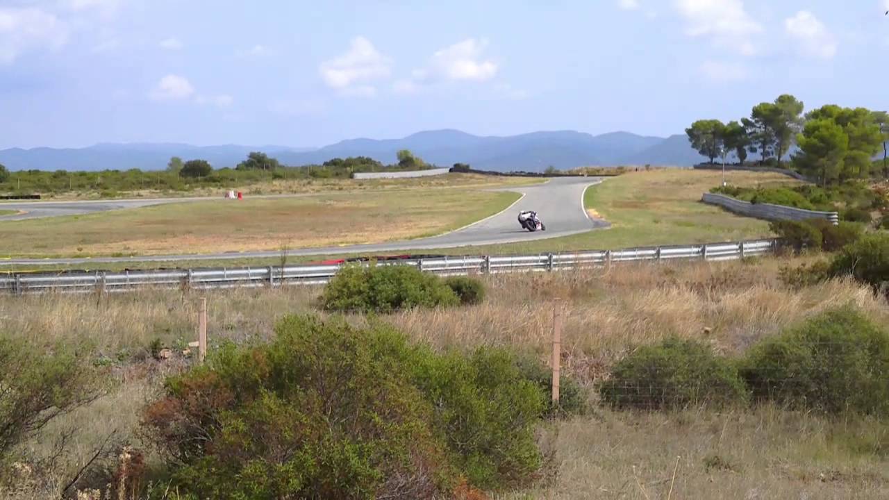 Un tour en moto circuit du Luc en Provence - YouTube