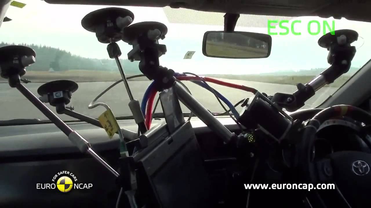 Toyota Auris - 2013 ESC Test Euro NCAP - YouTube