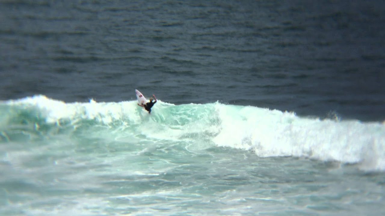 Surfing at Express Point, Phillip Island - YouTube