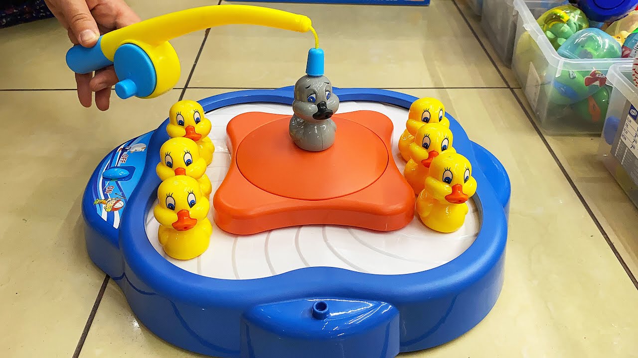 Fun with Magnetic Fishing Duck Game - YouTube