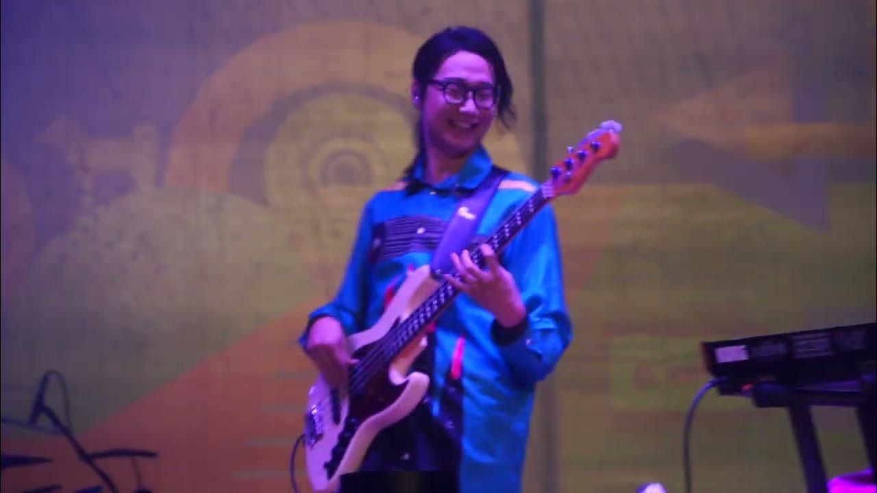 宇宙人 Cosmos People-陪我玩 Play One - YouTube