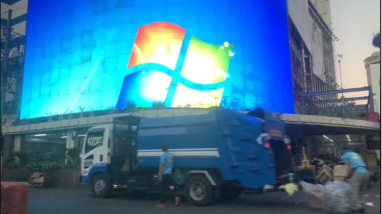 Windows errors in funny places and strange places - YouTube