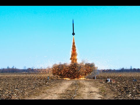 MY FIRST MODEL ROCKET LAUNCH - YouTube