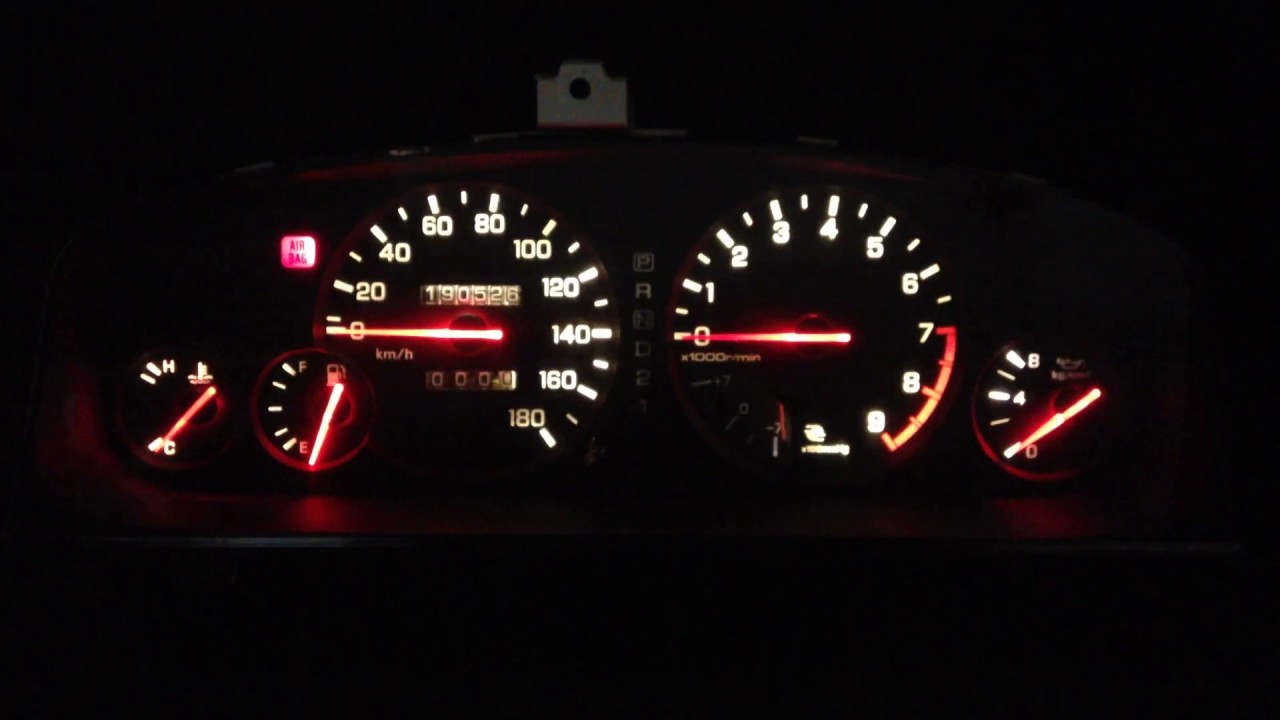 Dashboard Skyline R33 - YouTube