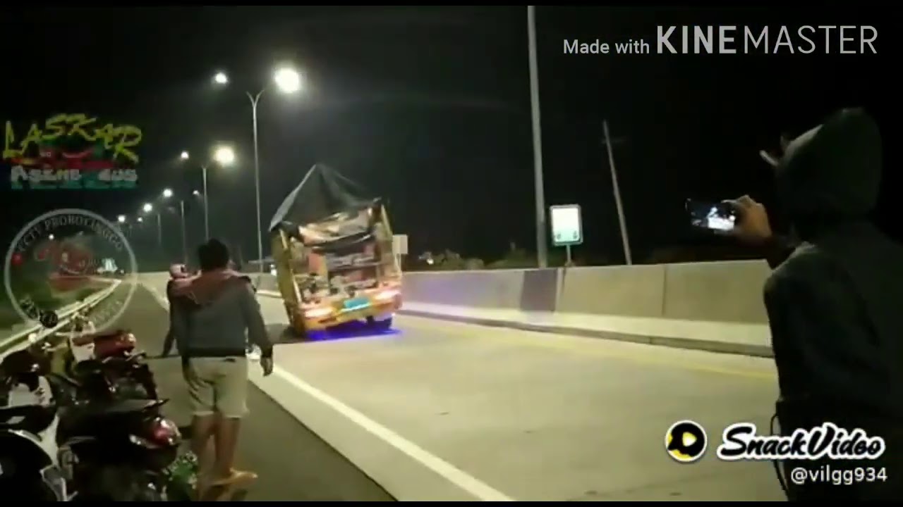Kumpulan video truk oleng - YouTube