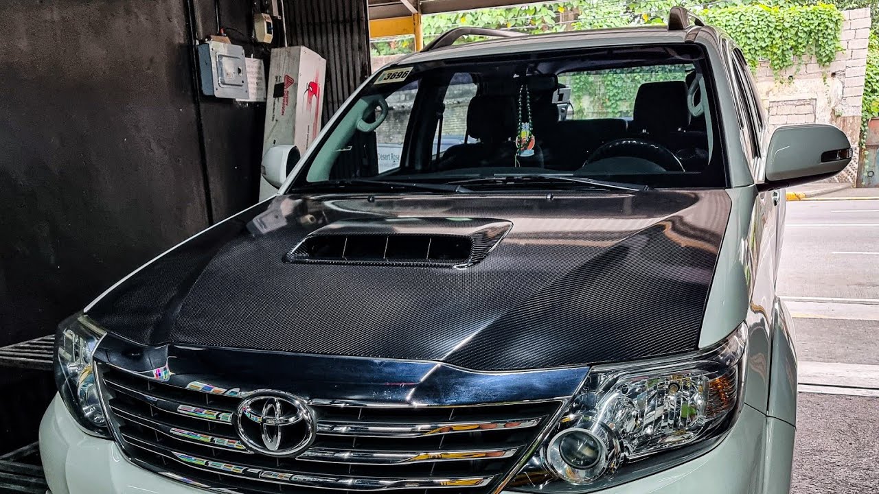 Toyota Fortuner Hood Wrap w/ 7D Carbon Fiber Film - YouTube