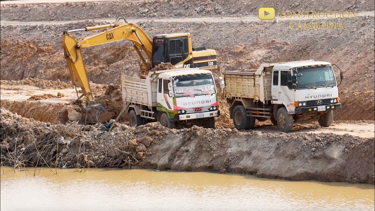Excavator Dump Truck Digging Soils | Bulldozer Pushing Dirt and Dump ...