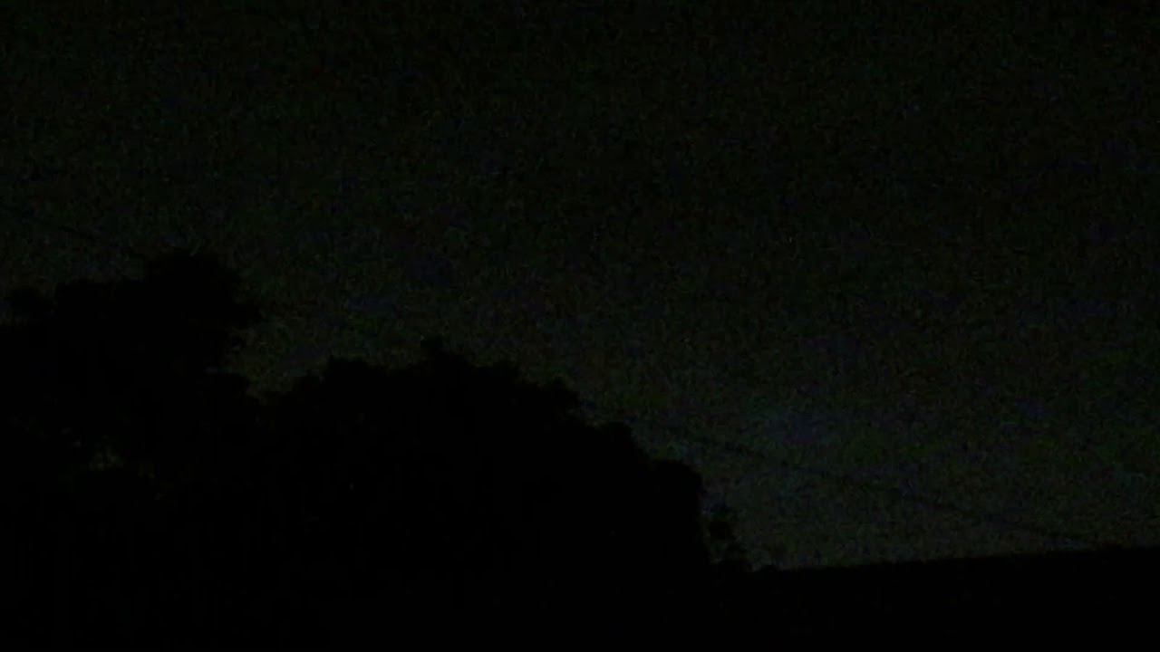 HOW TO SPOT MYSTERY LIGHTS IN THE NIGHT SKY MYSTERIOUS LIGHTS IN SKY ...